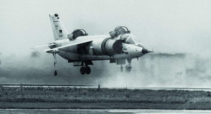 Senkrechtstarter-Versuchsflugzeug VFW-Fokker VAK 191 B - FLUG REVUE